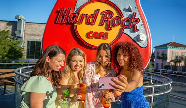 Crocodile Rocks - Broadway At The Beach