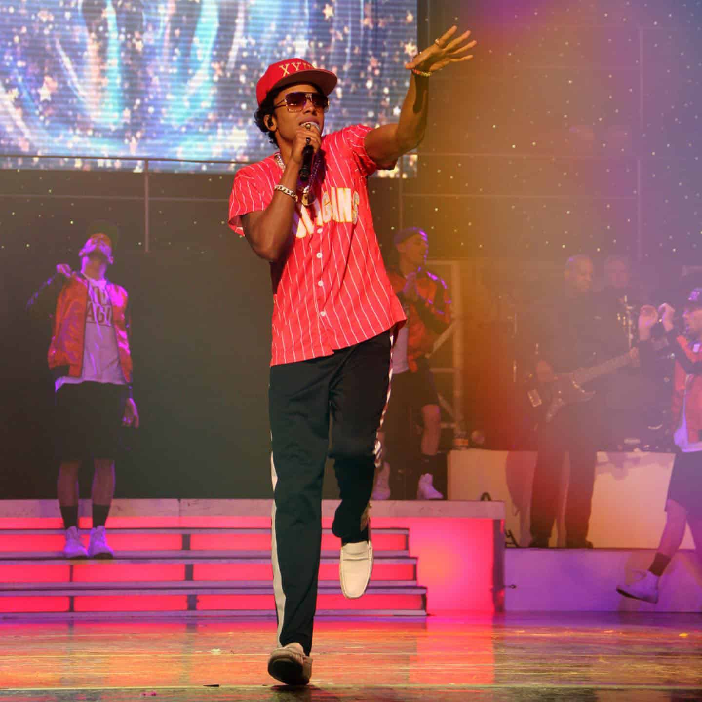 Legends in Concert - Broadway At The Beach