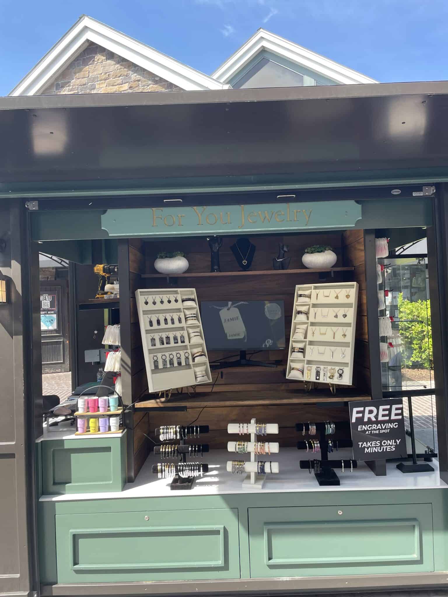 Clothing, Jewelry & Accessories Archives - Broadway At The Beach